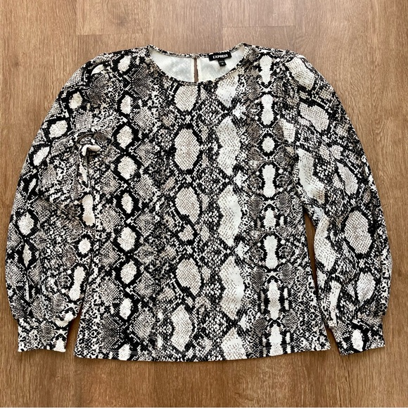 Express | Tops | Express Womens Snake Print Crew Neck Long Sleeve ...